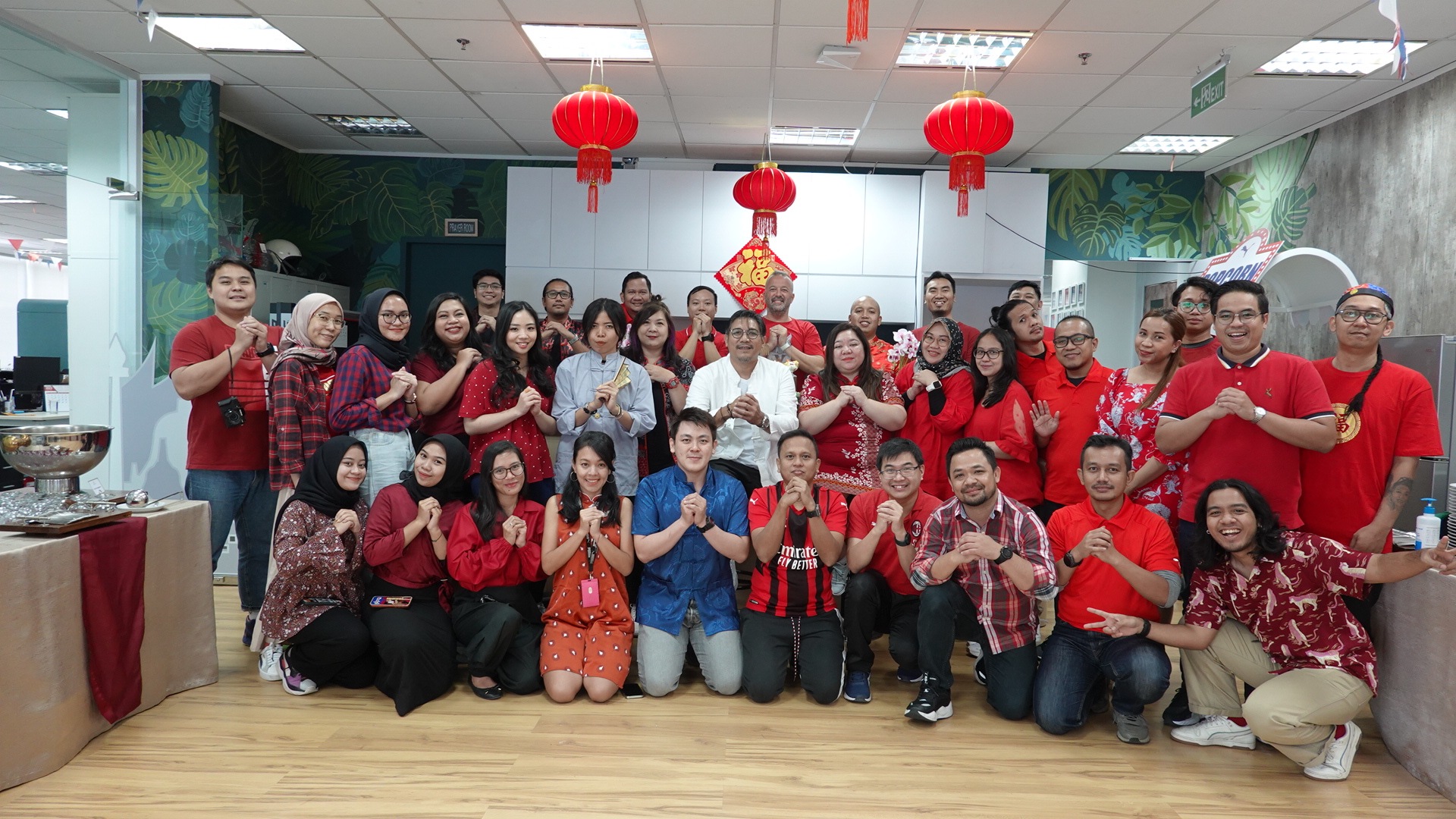 Indonesia-Team Photo - PUMA CATch up