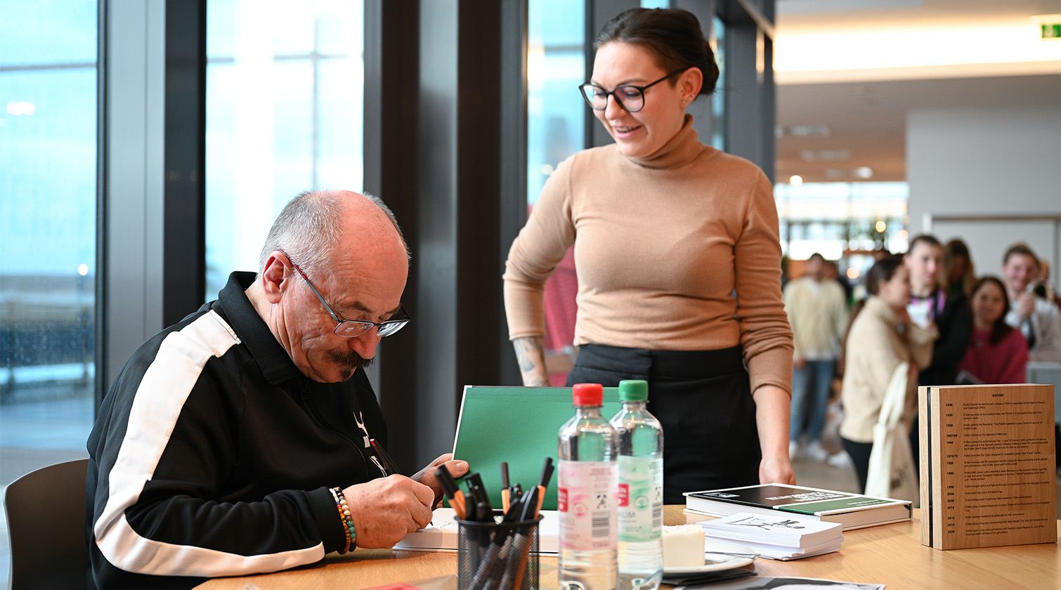 sign-gallery-12x - PUMA CATch up